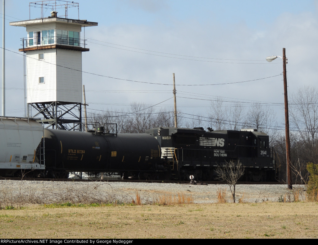 NS 3541 / B32-8 at the Hayne Yard